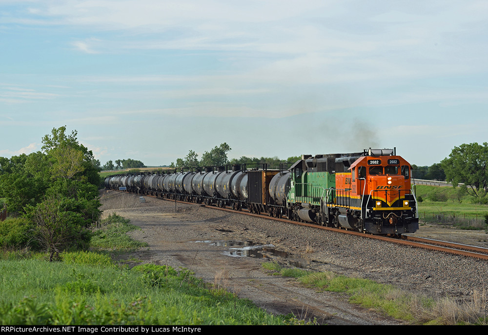 BNSF 2682 westbound BNSF local train